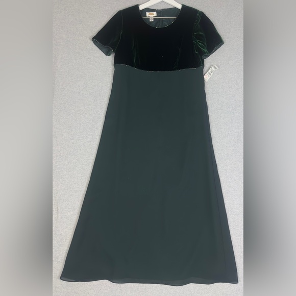 Talbots | Dresses | Vintage Talbots Dress Sz 6p Green Velvet A Line ...